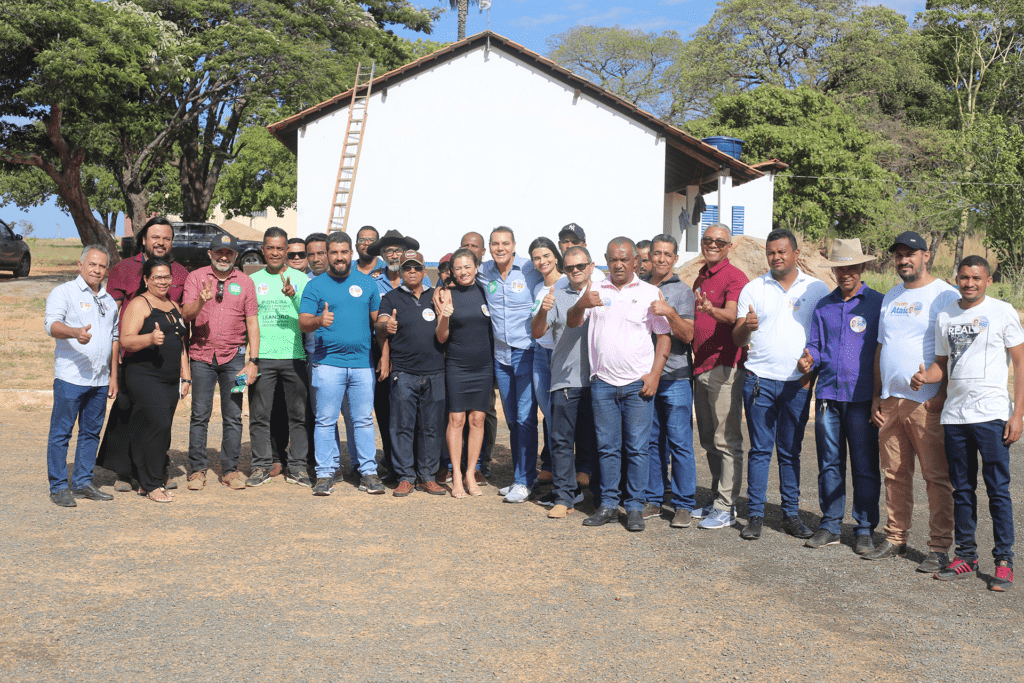 Em caminhada por Dianópolis, Ataídes destaca seu “histórico de ficha ...